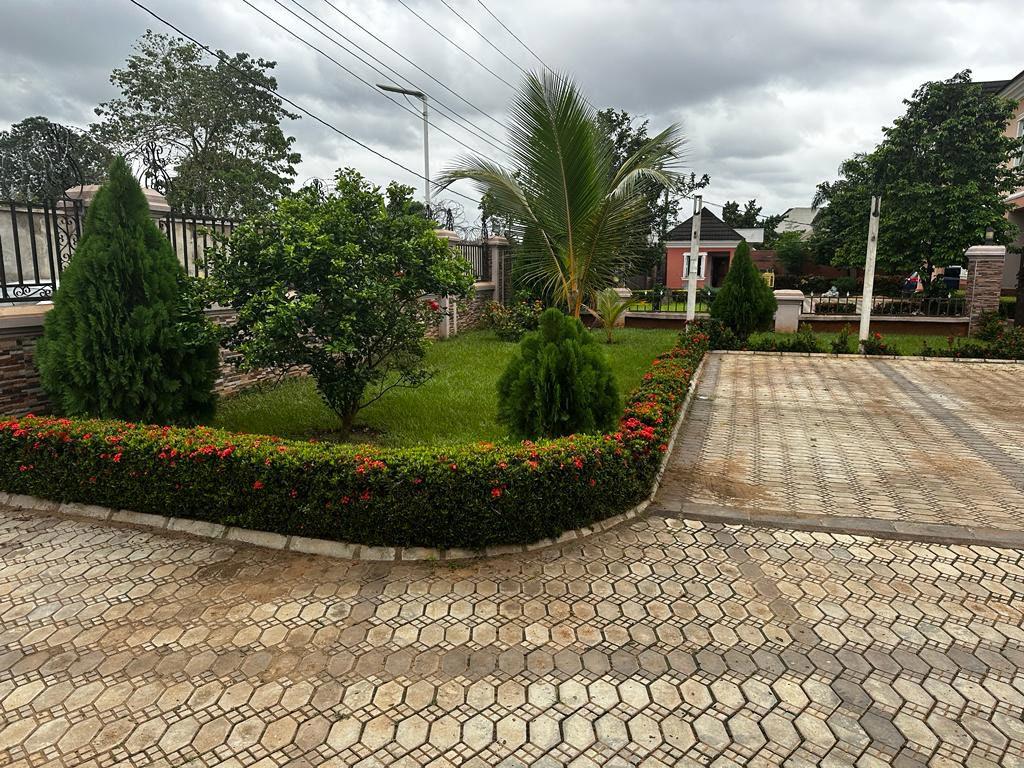 Examples of sustainable storm water management practices in urban areas ...